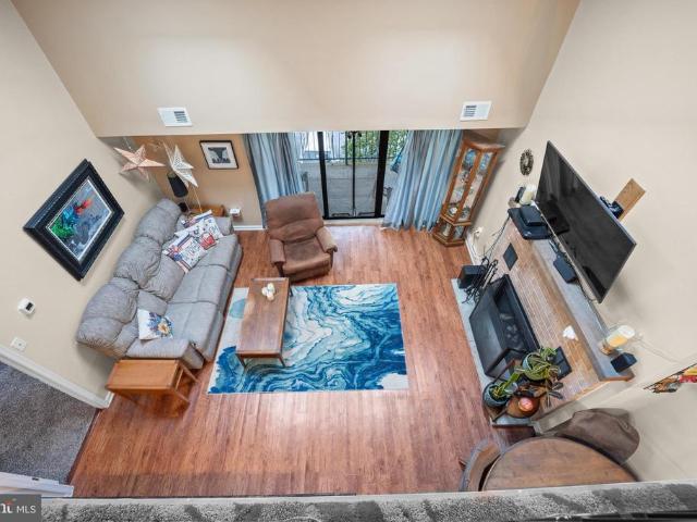 1133 Washington Place # 33