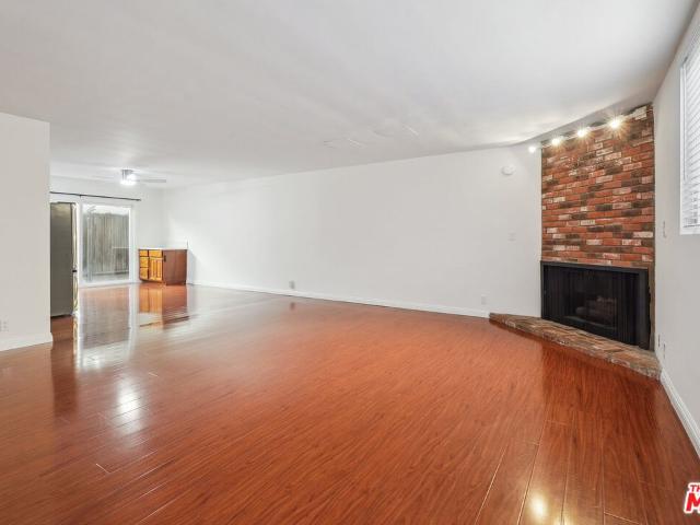 1133 22nd St, Unit 2, Santa Monica, CA 90403 | MLS #26667 | Compass