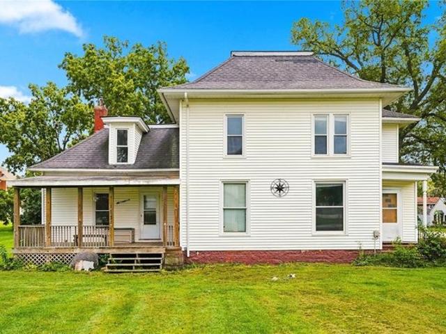 113 3rd St N, Coggon, IA 52218
