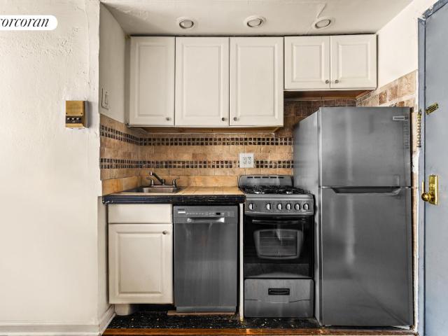113 1/2 W 15th Street 3E