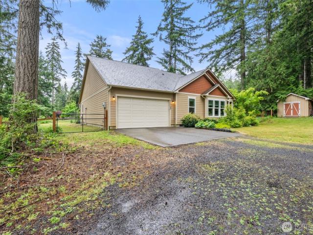 113 35 Hazel Drive