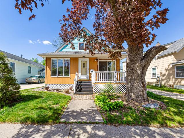 113 7th Avenue NE