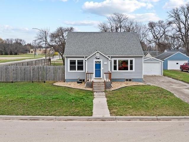 113 4th St, Dawson, MN 56232