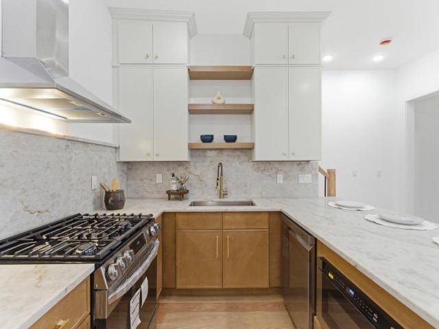 113.5 Oak St