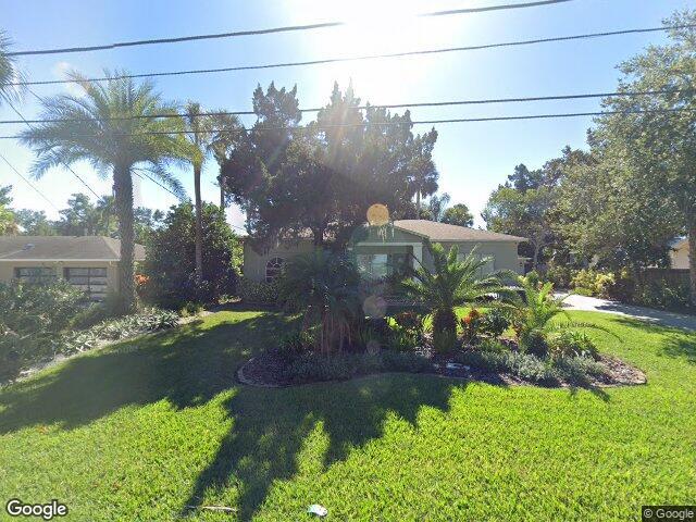 113 9th St, New Smyrna Beach, FL 32168