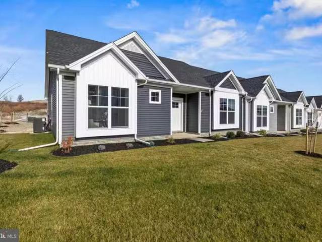 113 COASTAL DR # 67, HANOVER, PA 17331 Single Family Residence.
