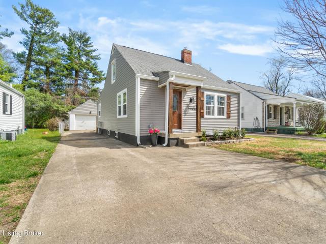 113 Colonial Dr