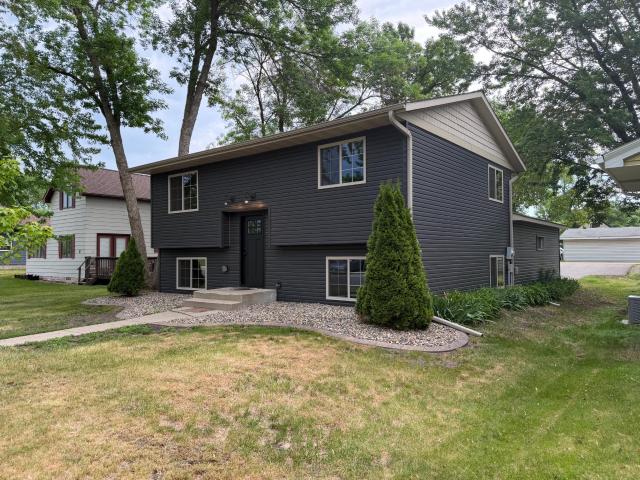 113 Cedar Street S