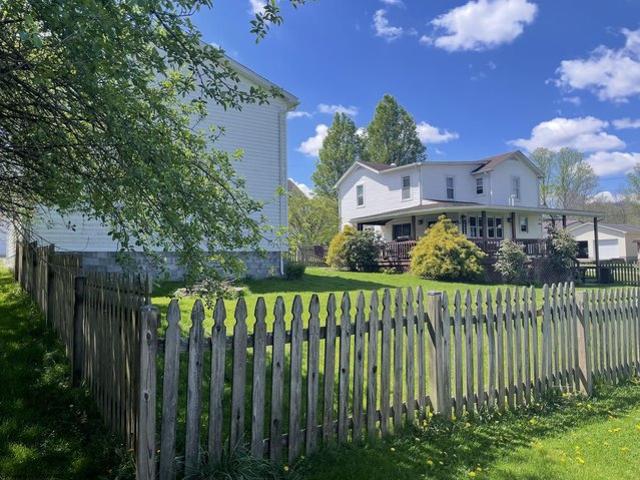 113 Center St, Parsons, WV 26287