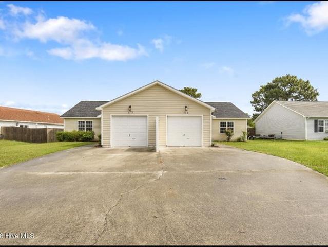 113 Charlton Rd, Hubert, NC 28539