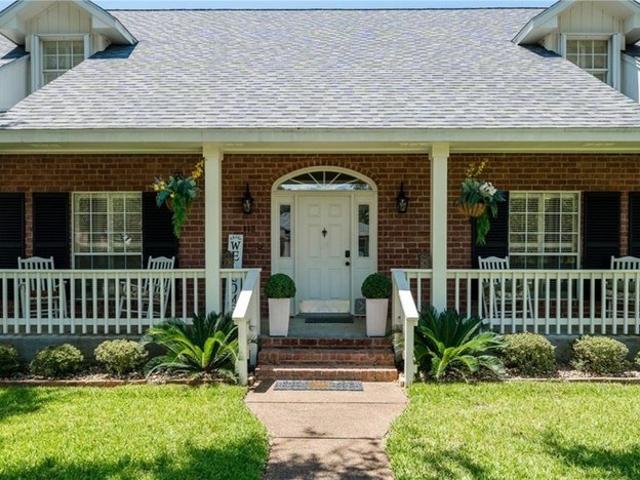113 Cherry Hills Dr, Rockport, TX 78382