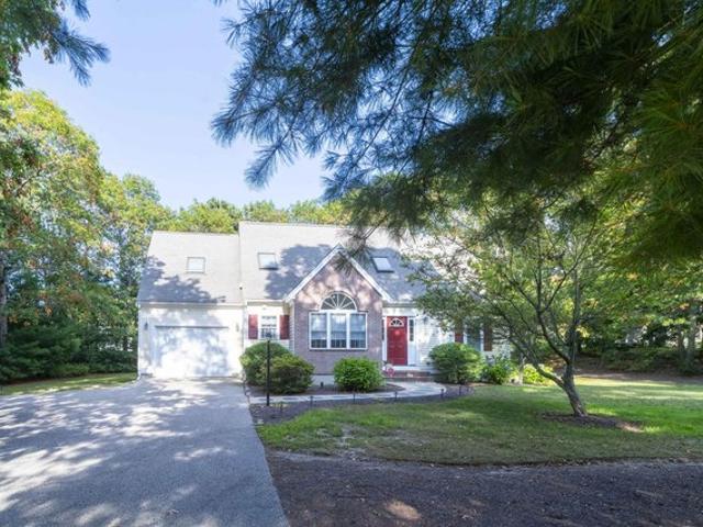 113 Club Valley Dr, Hatchville, MA 02536