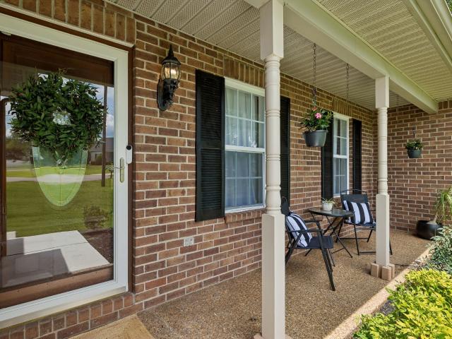 113 Creasy Ct