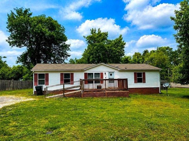113 A G Myatt Dr, Dickson, TN 37055