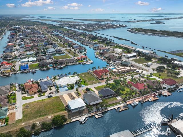 113 Bay Ct, Aransas Pass, TX 78336 | MLS #470987