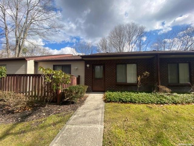 113 Birchwood Rd Unit 113, Coram, NY 11727
