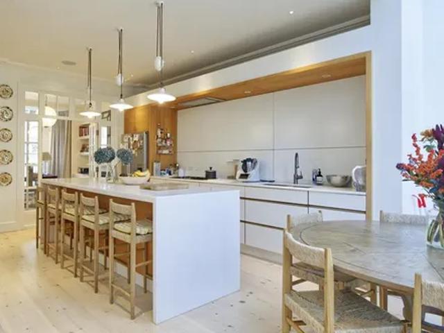 113 Blenheim Crescent, London, W11 2EQ, United Kingdom | 5 bed house for rent #136499906 | Rentberry