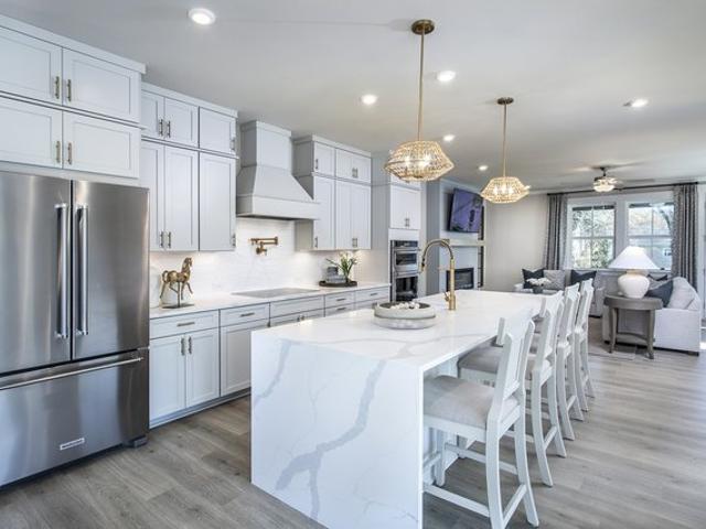 113 Bridgecrest Rd, Roswell, GA 30075
