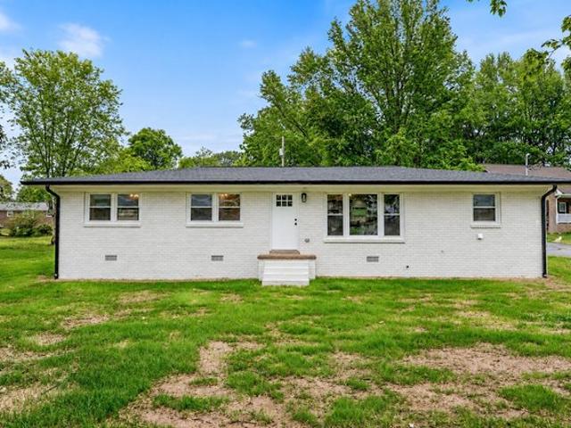113 Brook St, McEwen, TN 37101