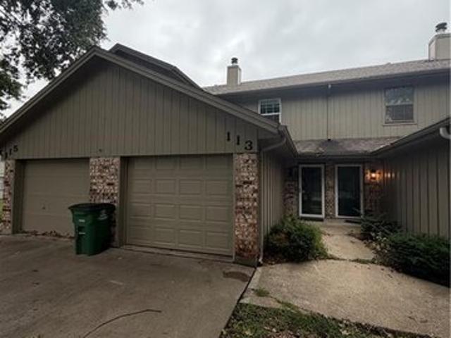 113 Greystone Dr NE, Lee's Summit, MO 64086