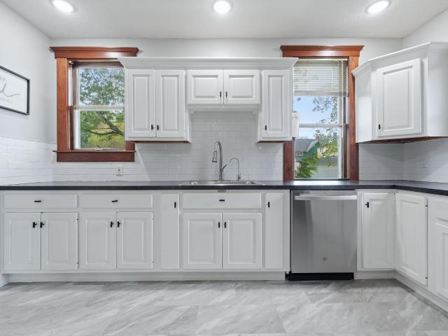 113 E 10th Street