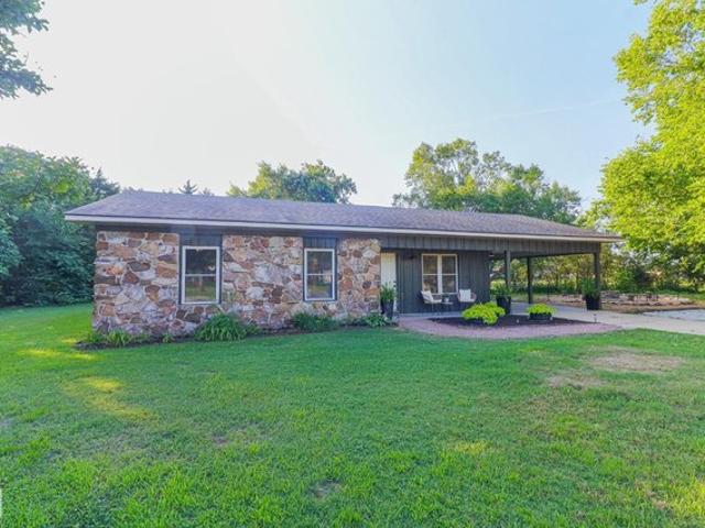 113 E Cheyenne Dr, Rector, AR 72461