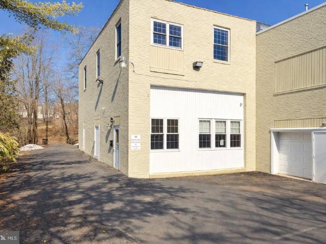 113 E Chestnut Street