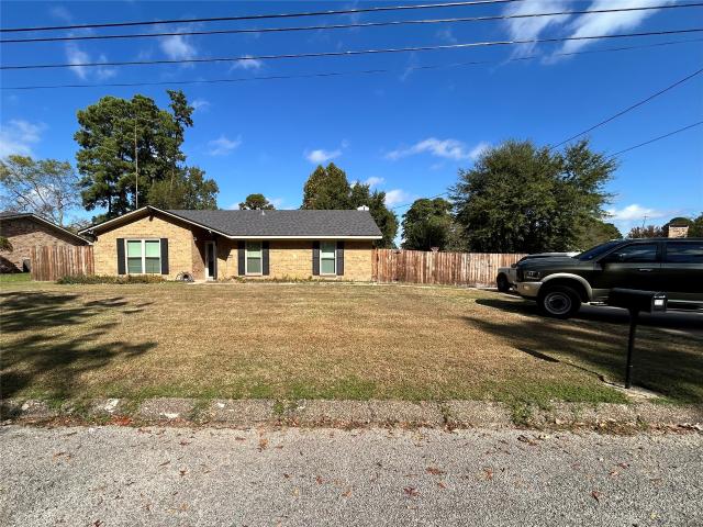 113 E Larkspur