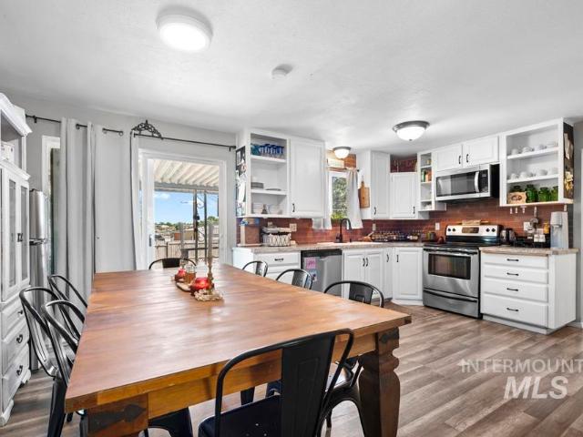 113 E Montana Ave