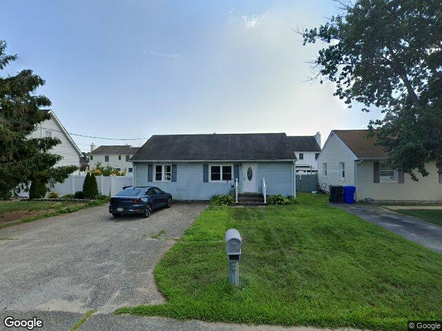 113 E St, Brick, NJ 08723