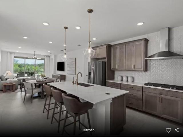 113 Edinburgh Isle Ct