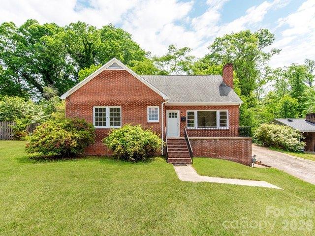 113 Falls St, Morganton, NC 28655