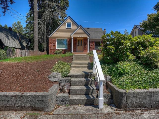 113 Farallone Avenue
