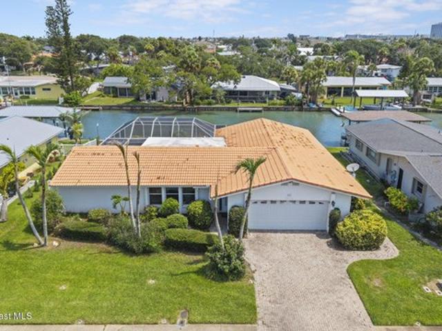 113 Holiday Ln, Cocoa Beach, FL 32931