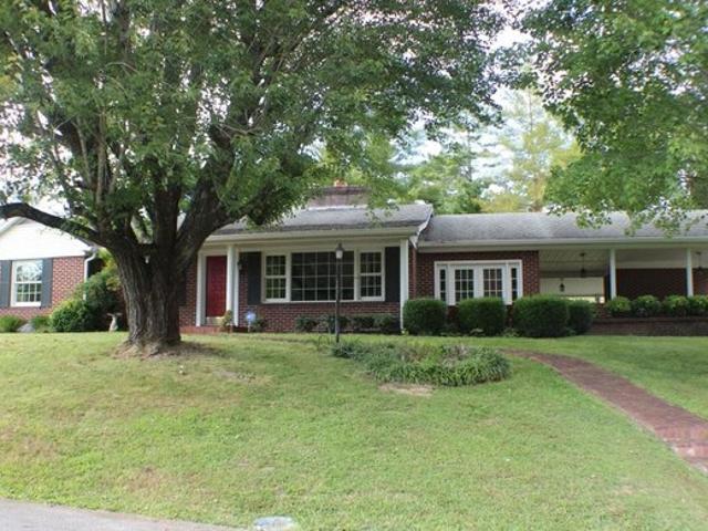 113 Hollywood Dr, Middlesboro, KY 40965