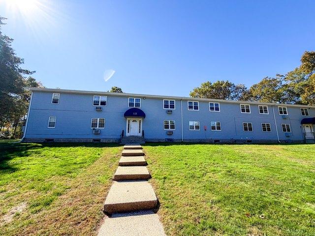 113 Horse Pond Rd Apt B, Salem, CT 06420