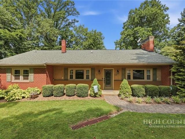 113 Hamilton Dr, Jefferson, NC 28640