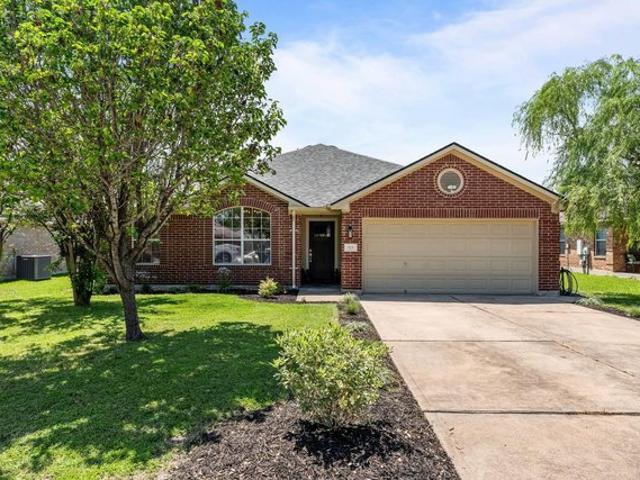 113 Hanstrom Dr, Hutto, TX 78634