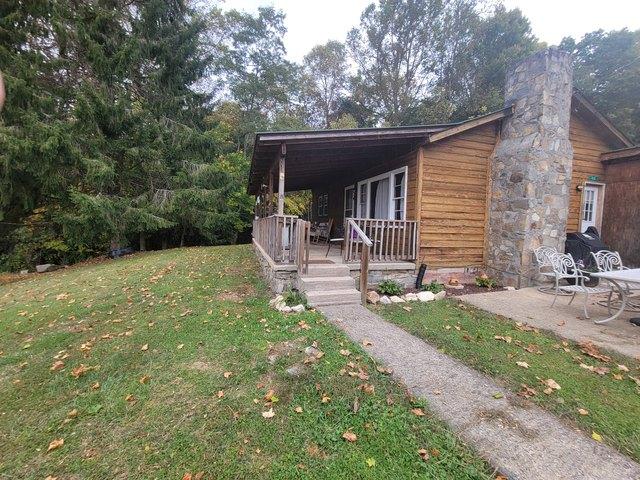 113 Headman Ln, Maggie Valley, NC 28751
