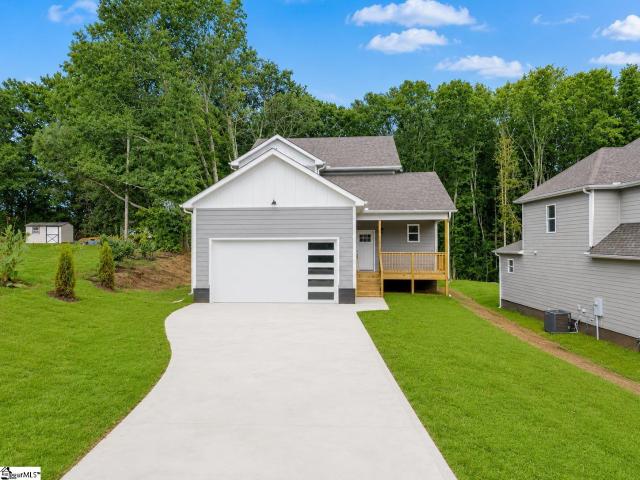 113 Hillcrest Circle