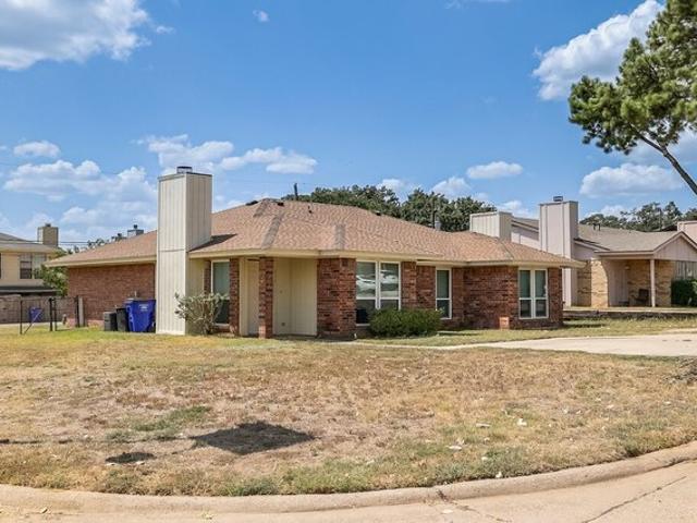 113 Oak Wood Ln, Kennedale, TX 76060
