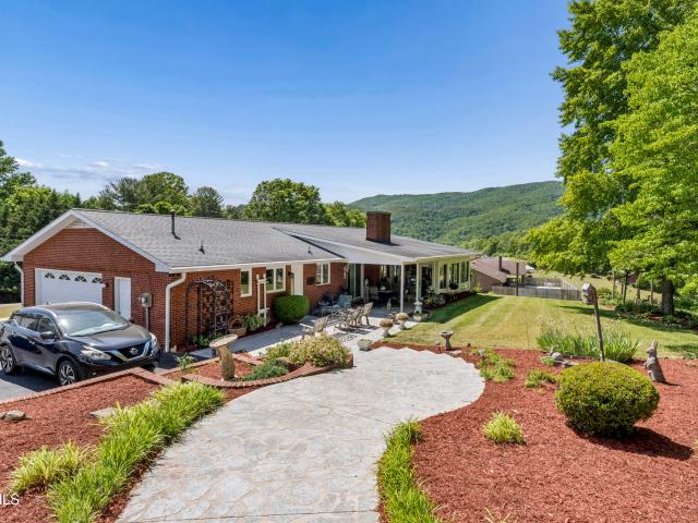 113 Oakwood Lane