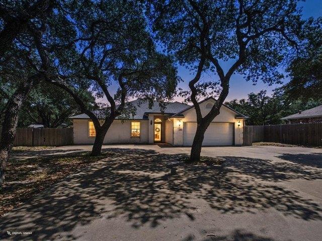 113 Oaktree St, Rockport, TX 78382