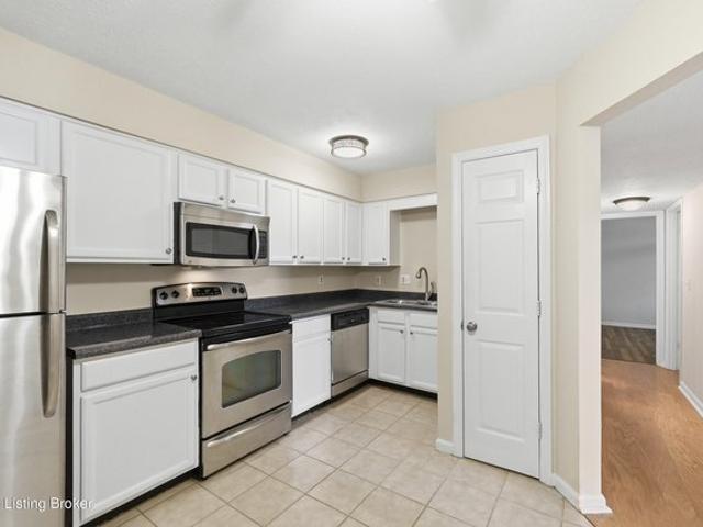 113 LA Fontenay Ct, Louisville, KY 40223