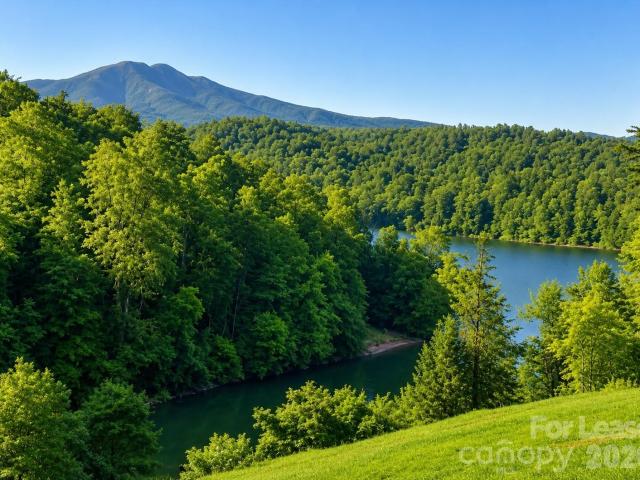 113 Lakeside Drive