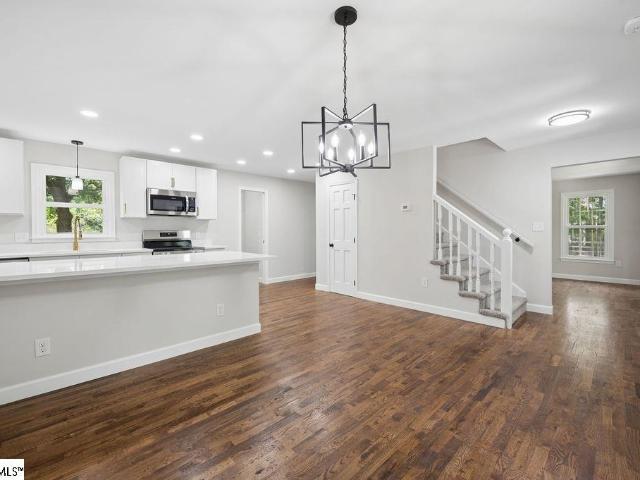 113 Lexington Court
