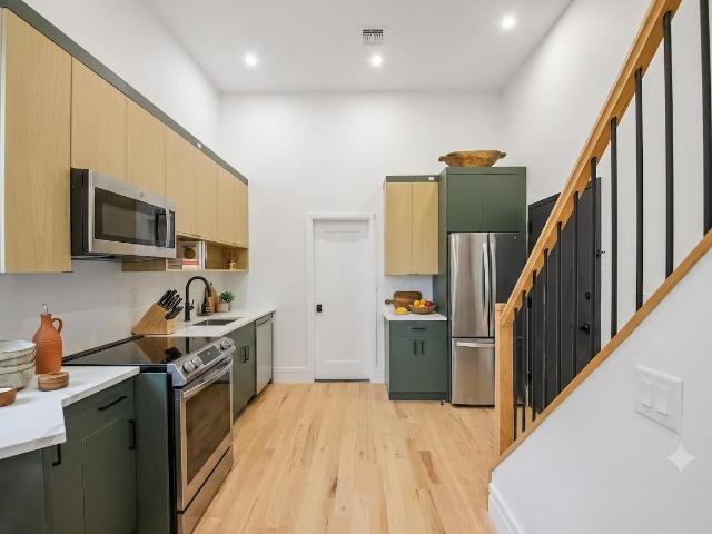 113 Lincoln St # 2L