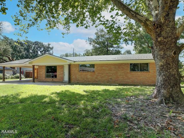 113 Montgomery Dr, Lafayette, LA 70506 | MLS #RA2600000 | Compass
