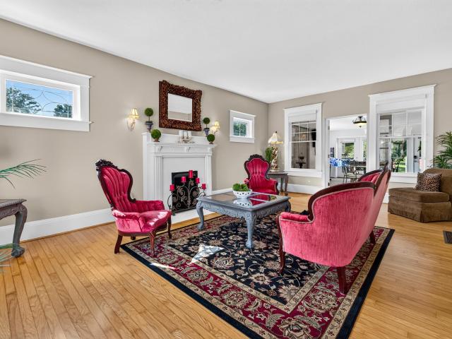 113 main st w