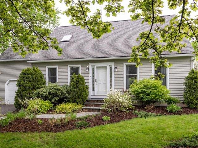 113 Maplewood Dr, Shelburne, VT 05482